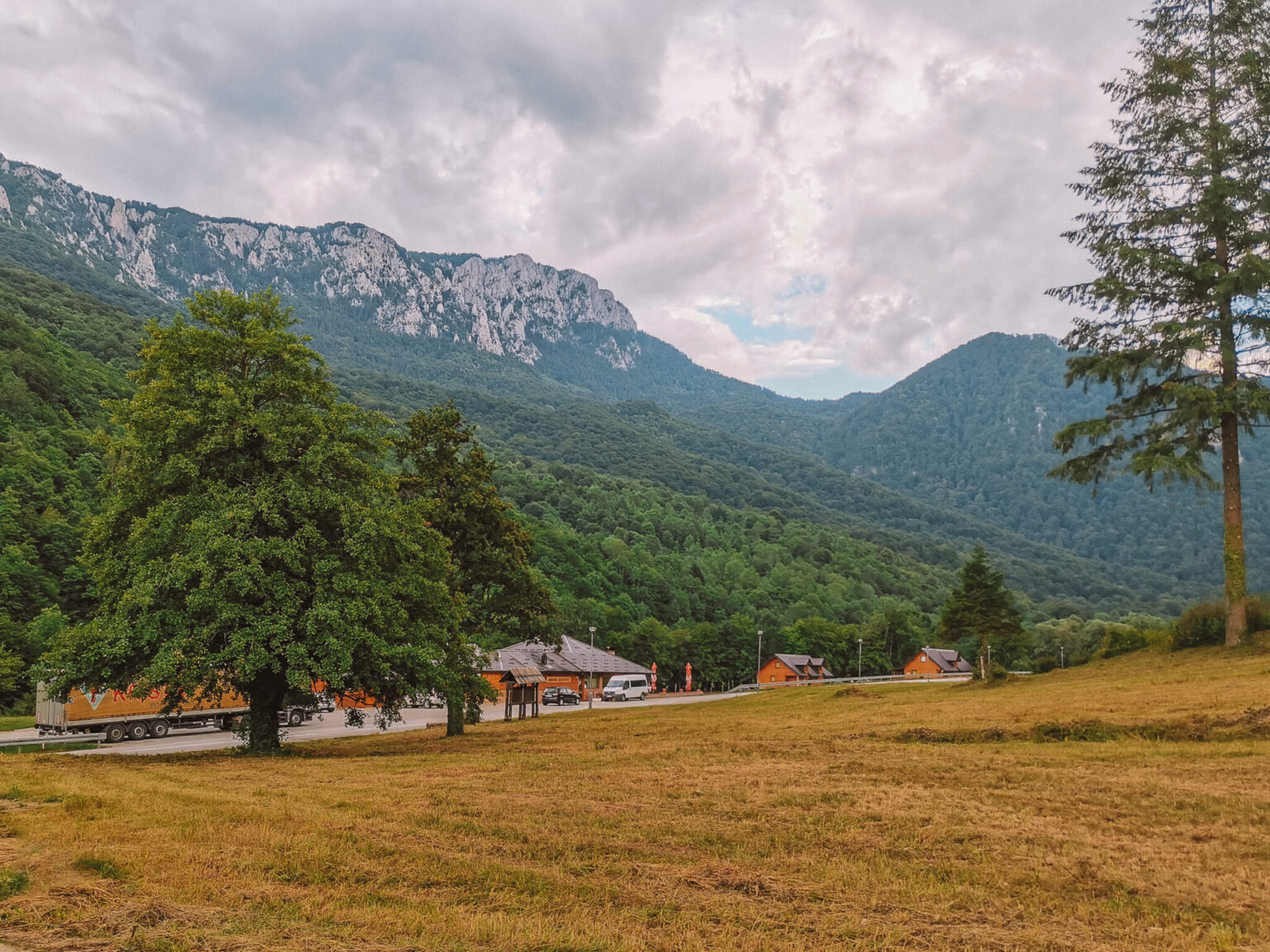 Hiking in Sutjeska National Park: hikes & routes